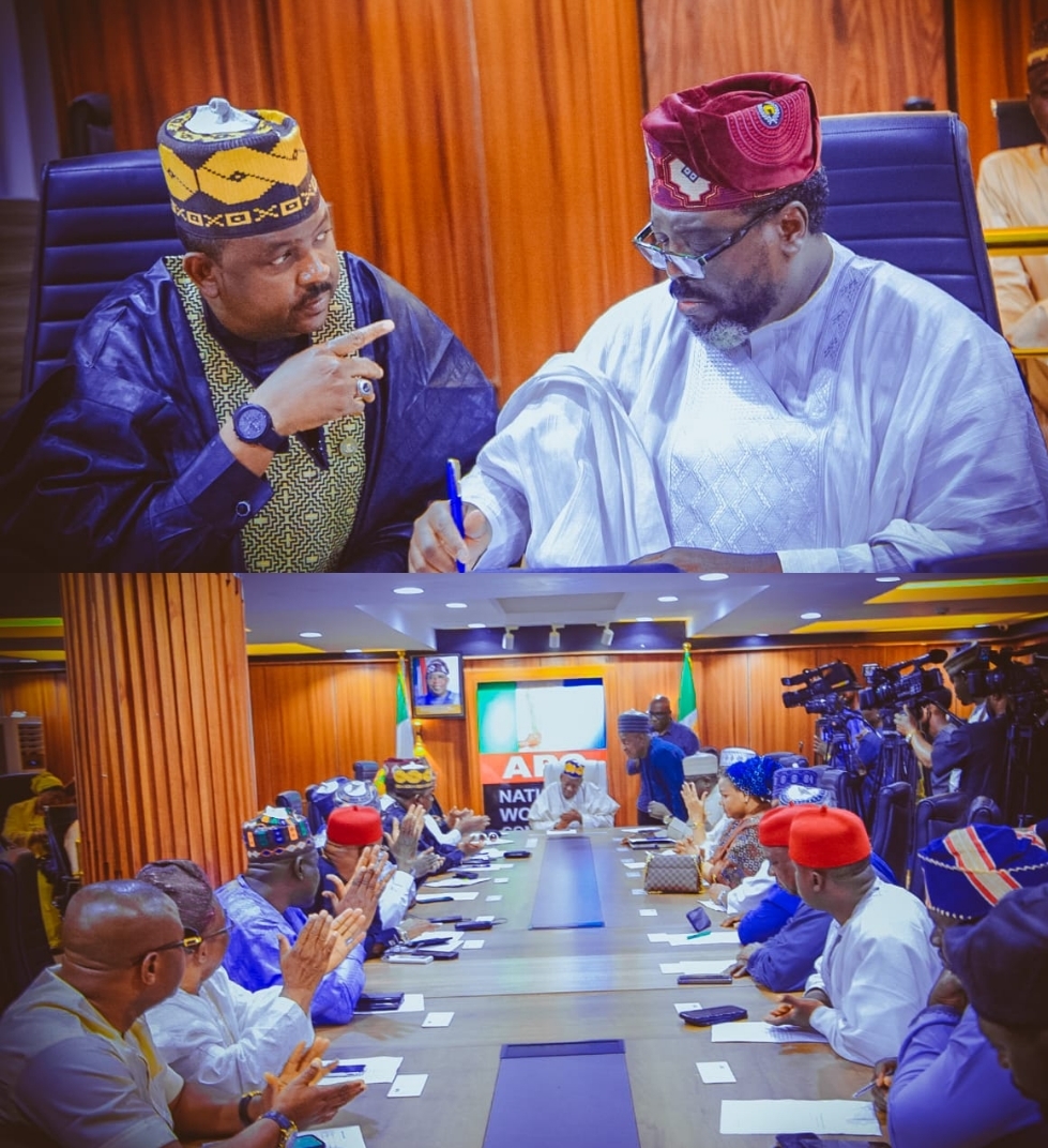 Ganduje Meets With Former PCC Directors & Secretaries - Ben Television ... Ganduje Meets With Former PCC Directors & Secretaries - Ben Television ...