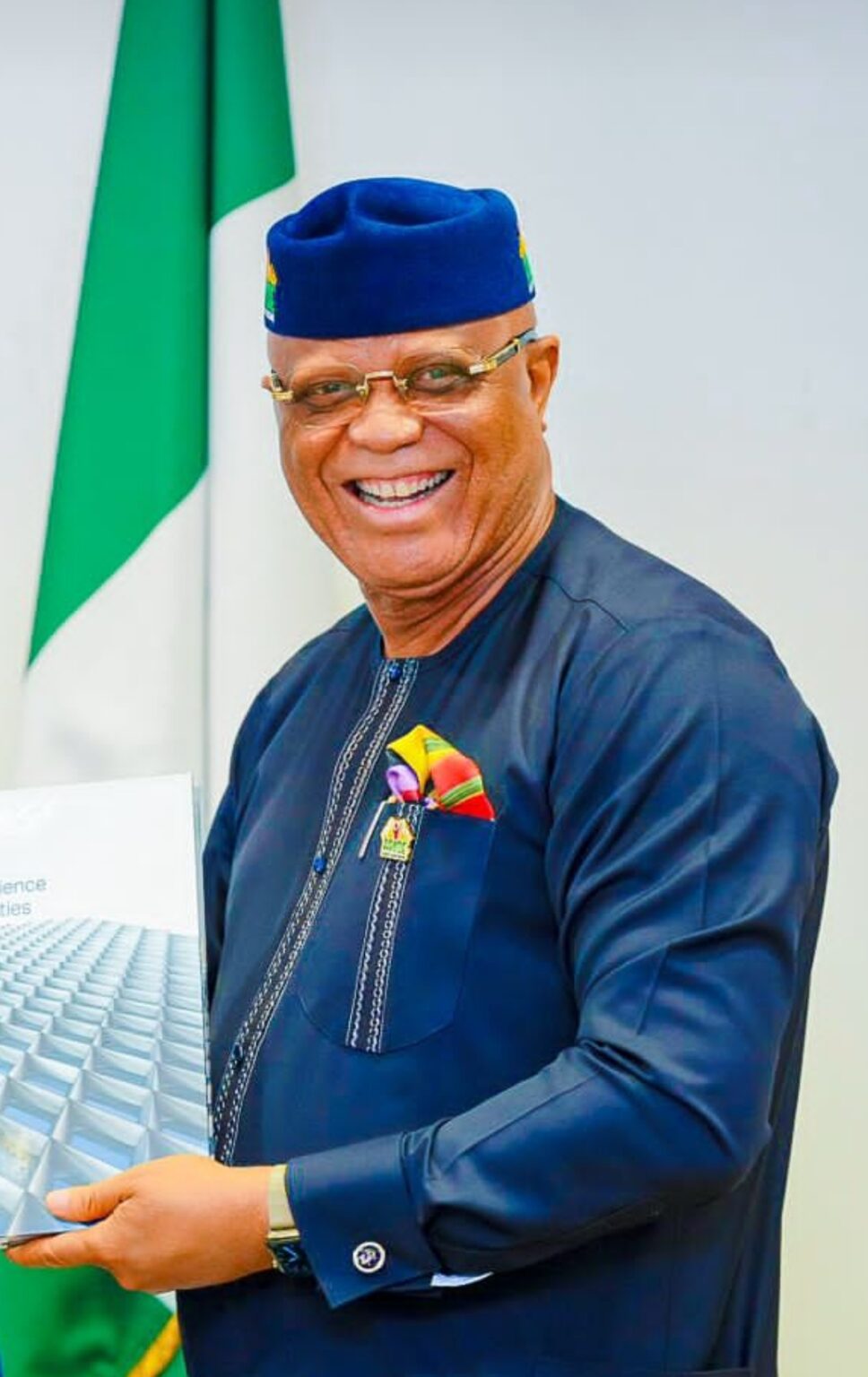 A FRONTLINE LEADING NIGERIAN GOVERNOR CONGRATULATES FCTA HEAD OF CIVIL ...